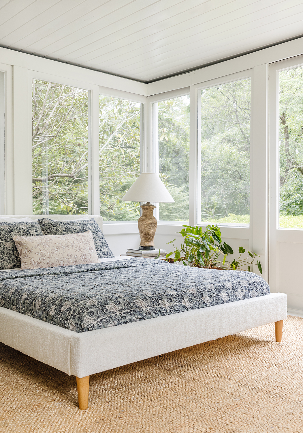 8 Designer Secrets For Making Wall-to-Wall Carpet Feel Cozy and Chic ...