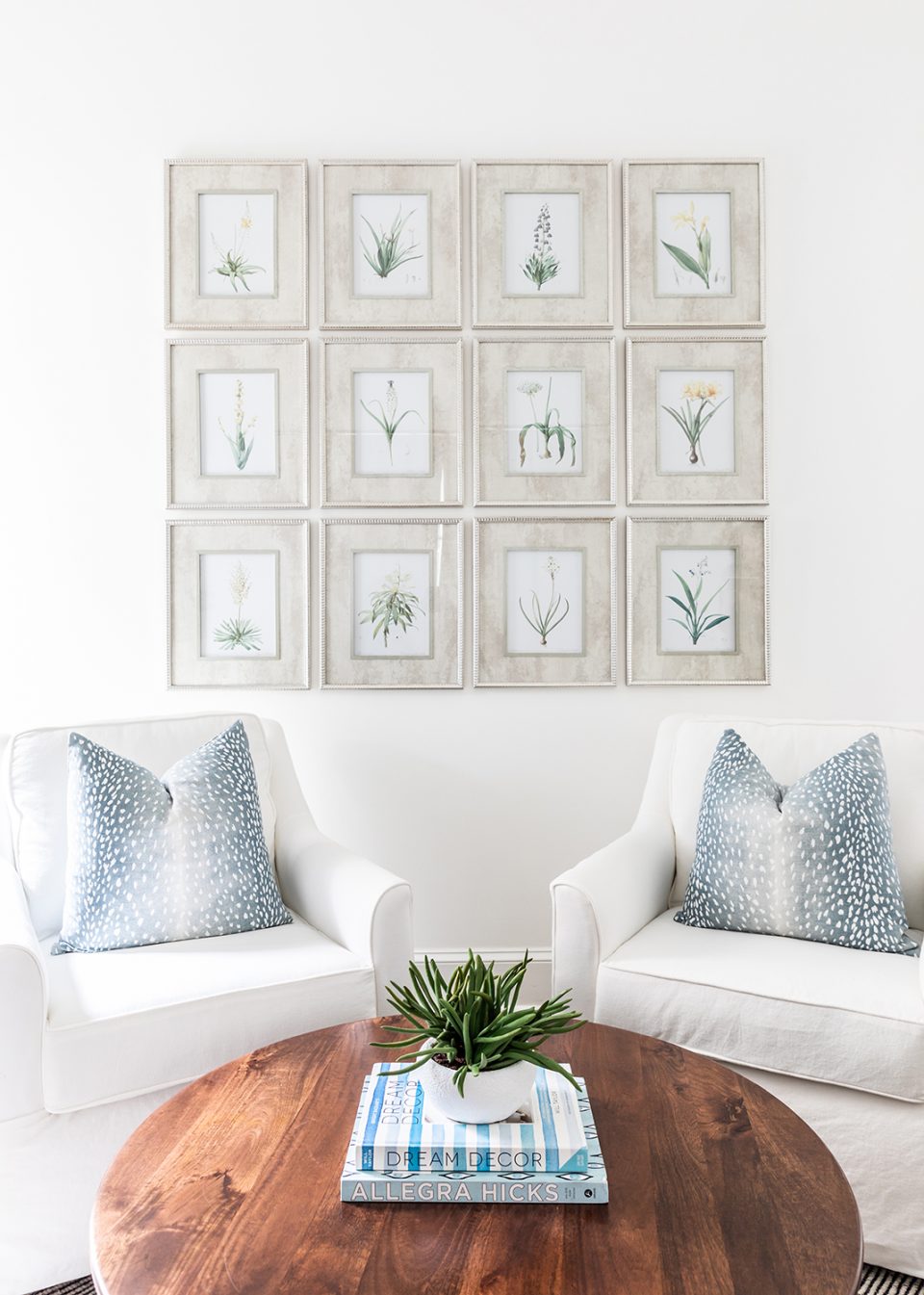 21 Stylish, Designer-Loved Ways to Decorate With Throw Pillows ...