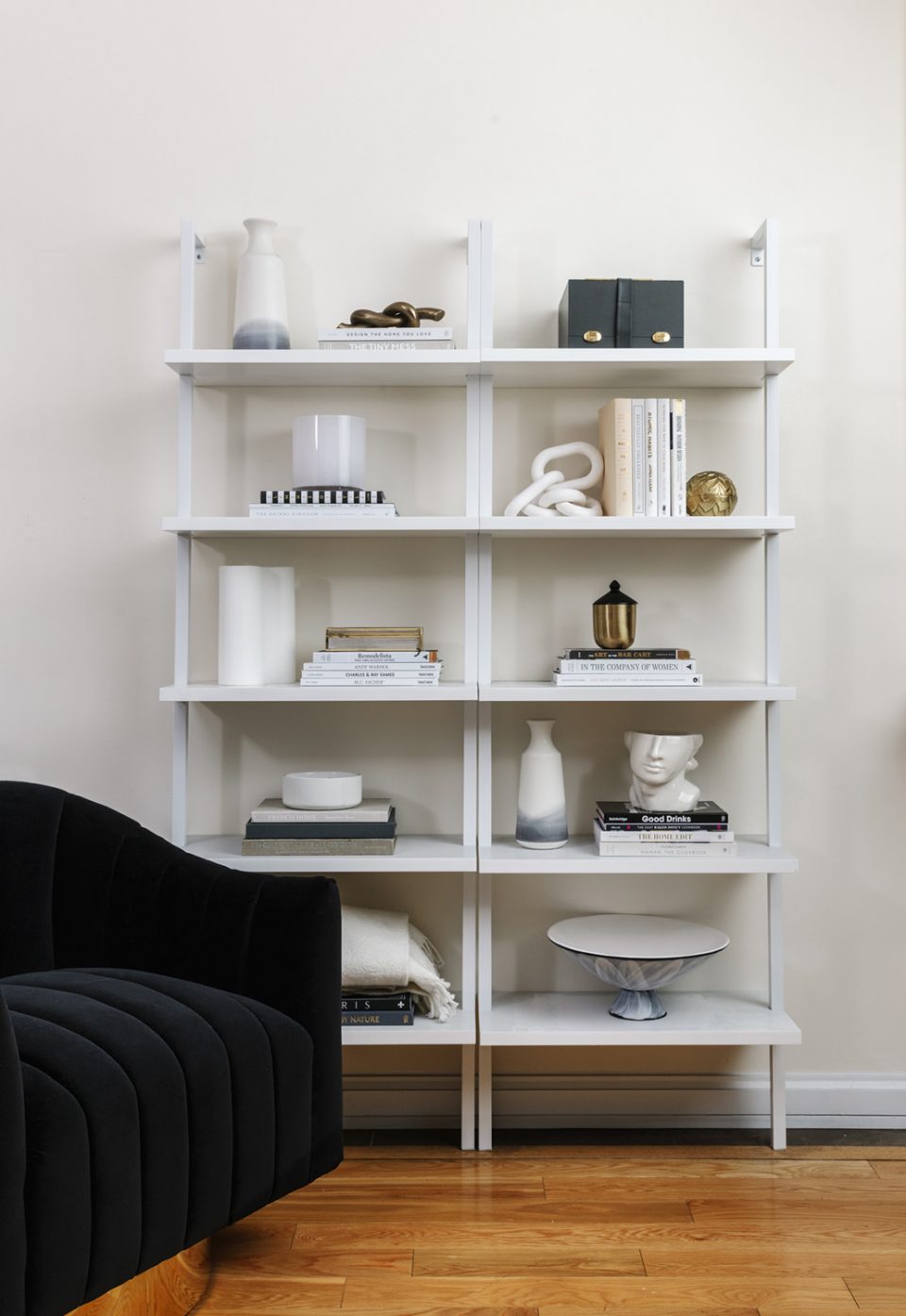 12 Designer-Approved Bookshelf Decor Ideas | Havenly Blog | Havenly ...