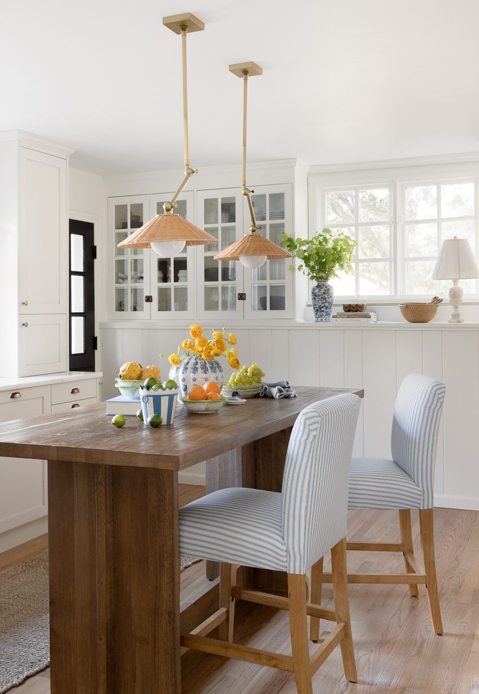 6 Ways to Warm Up Your All White Kitchen | Havenly Blog | Havenly ...