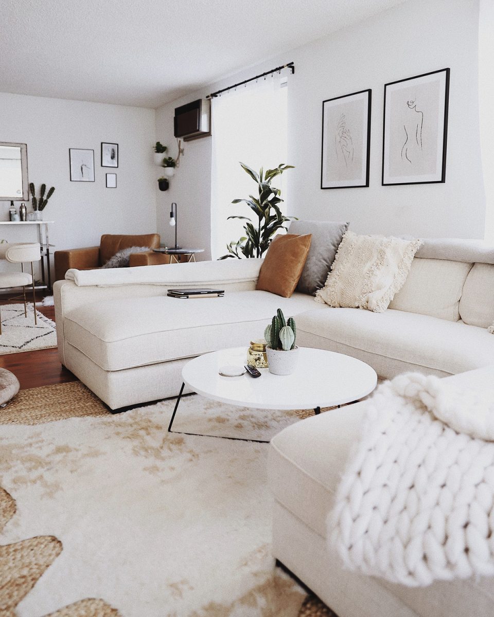 Living Room Rug Placement Can Be Tricky — 5 Tips & Tricks | Havenly ...